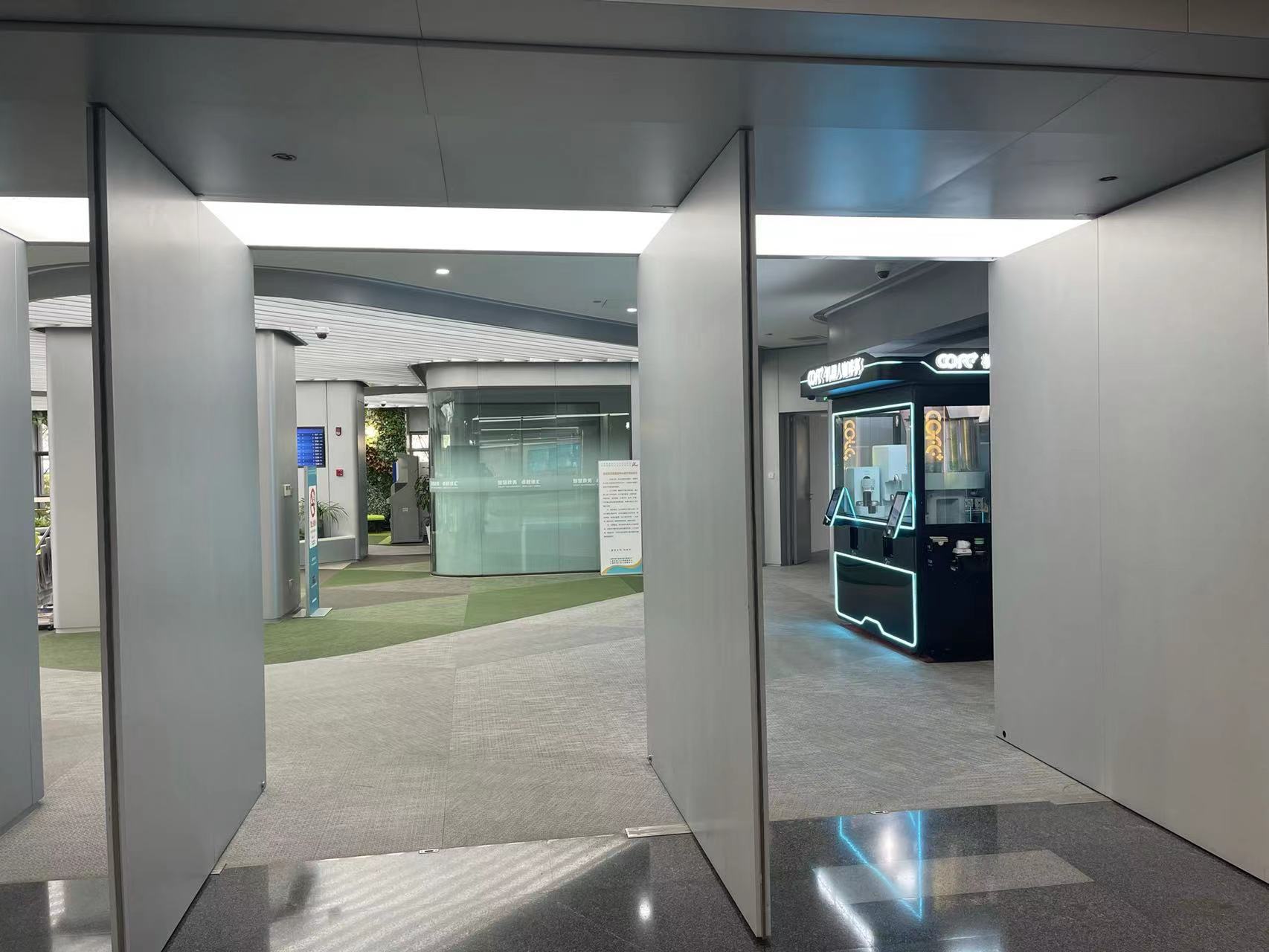 Robot Coffee Kiosks: The Future of Remote Coffee Provision - Hi Dolphin